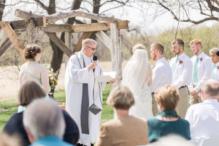 Rustic Oaks Moorhead MN Wedding Abby Anderson Photographer