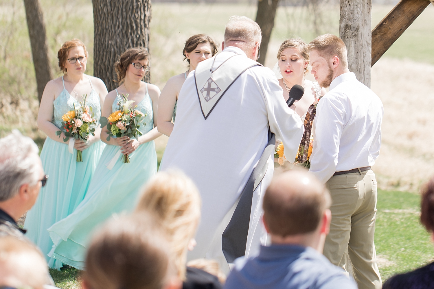 Rustic Oaks Moorhead MN Wedding Abby Anderson Photographer