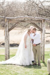 Rustic Oaks Moorhead MN Wedding Abby Anderson Photographer